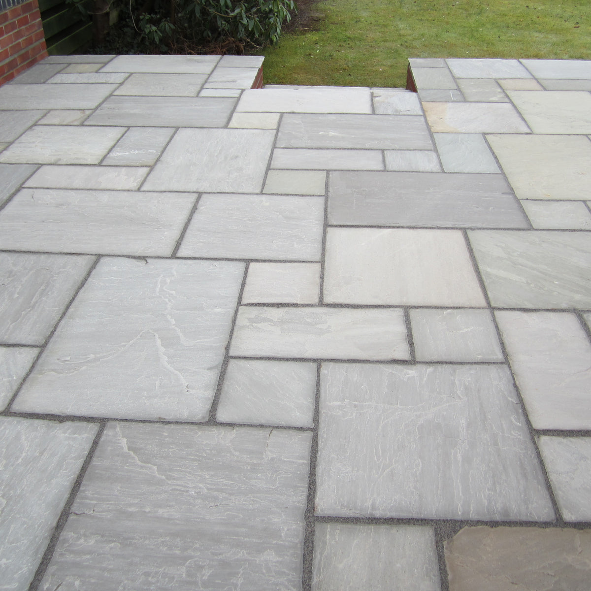 Kandla Grey Indian Sandstone Patio Kit €“ Riven – Decorative Paving